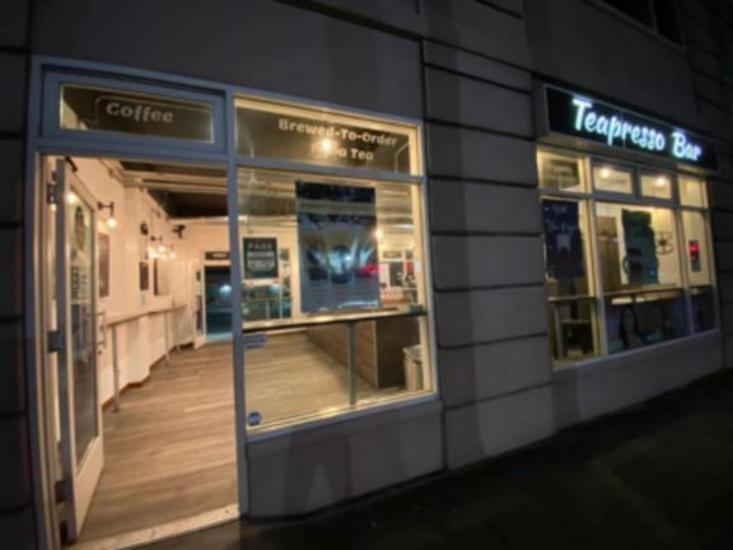 Parking near Teaspresso Bar in Honolulu, HI.