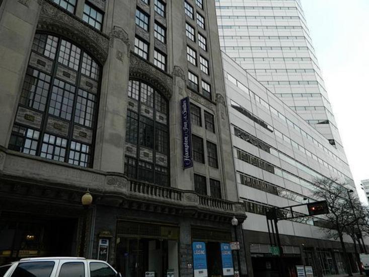 Hampton Inn & Suites Cincinnati-Downtown: Affordable Downtown Hotel ...